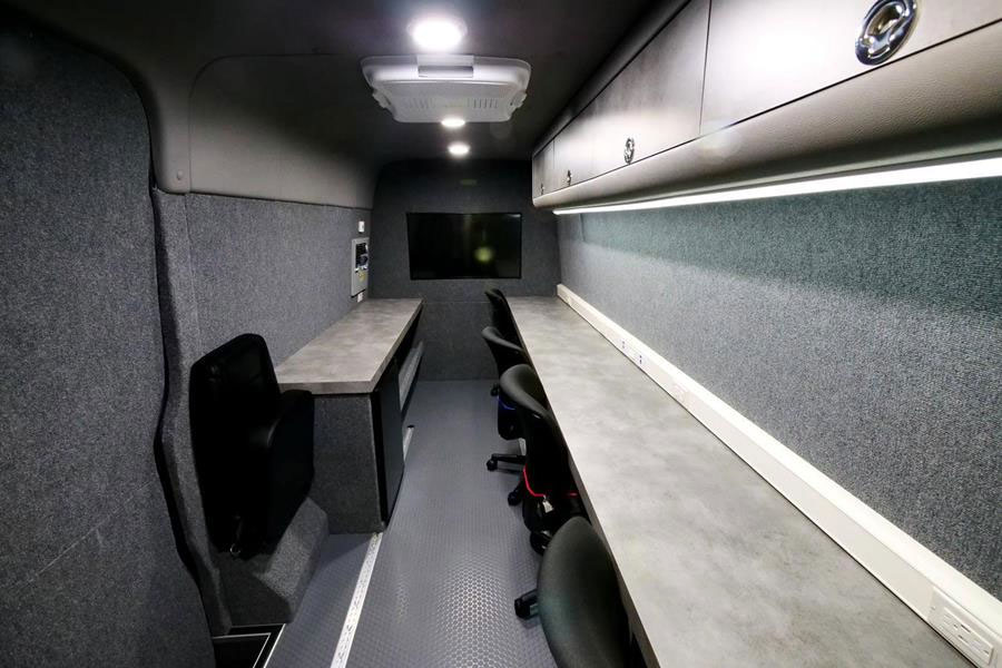 Mercedes-Benz Freightliner Mobile Command Center – HQ Custom Design
