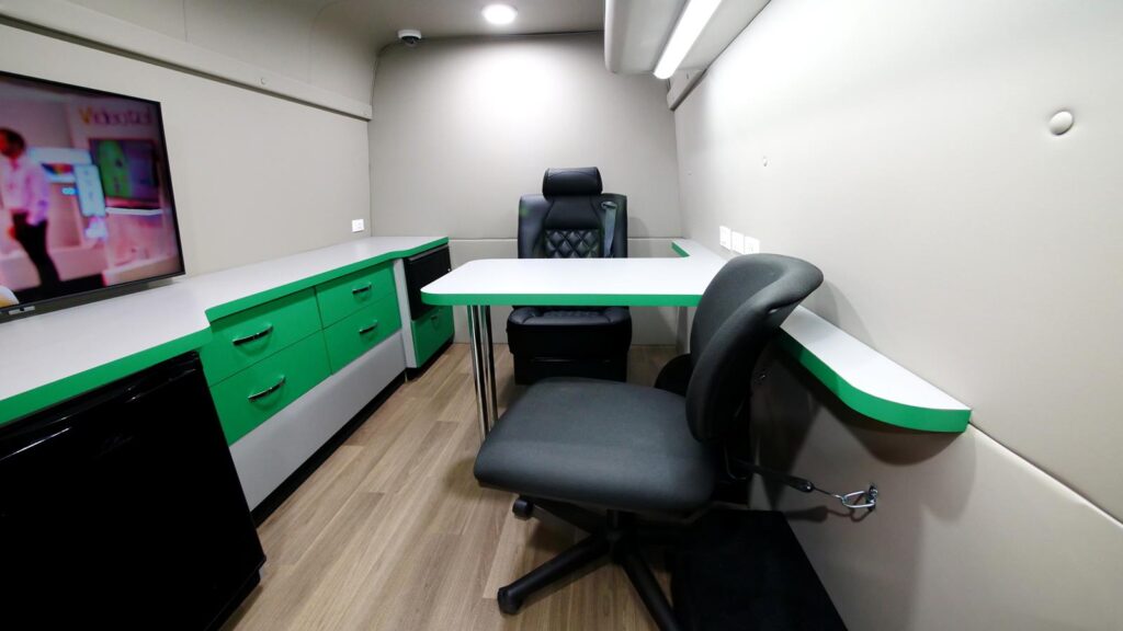 Mobile Office – Design 6 – HQ Custom Design