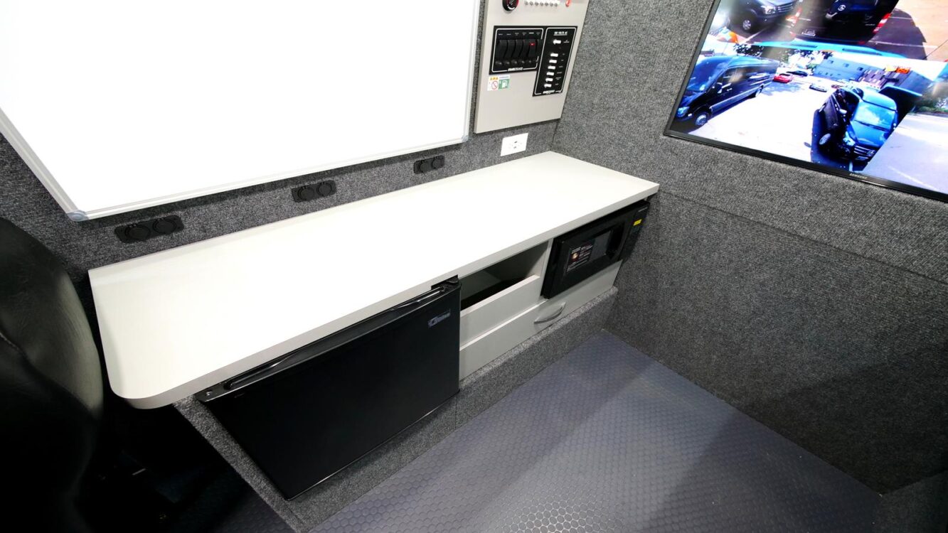 Command Center – Design 2 – HQ Custom Design