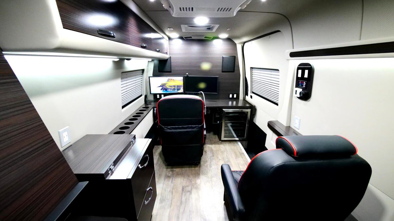 Mobile Office – Design 5 – HQ Custom Design